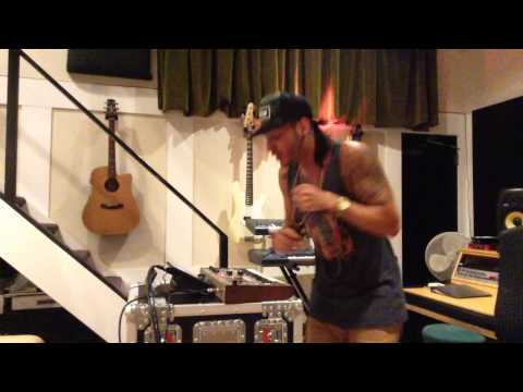 FREESTYLE WITH TC HELICON VOICELIVE TOUCH 2