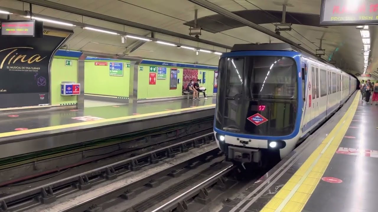 Conoce el Metro de Madrid en la estación de Opera