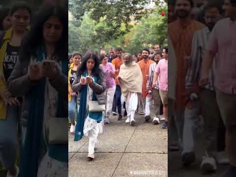 Walk with the Divine @gurudev Sri Sri Ravi Shankar ji from the USA 2023