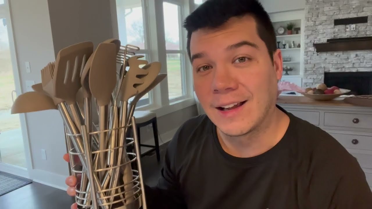 Review of Berglander Kitchen Utensils Set 38 Pieces Non-Stick Silicone Cooking Utensils Set