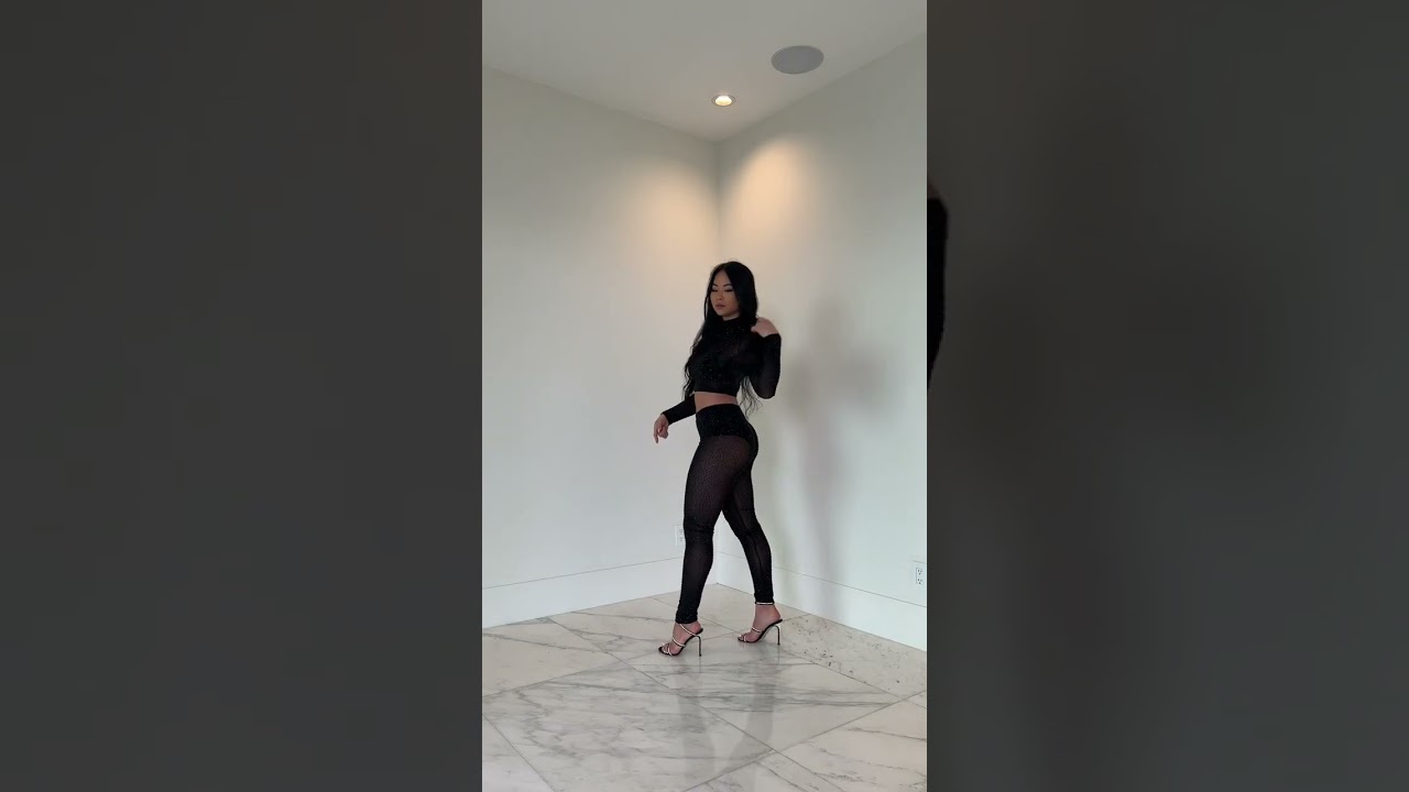 Pose idea to make your pancake butt bigger