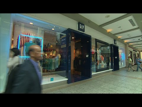 Gap closing more than 200 stores this year