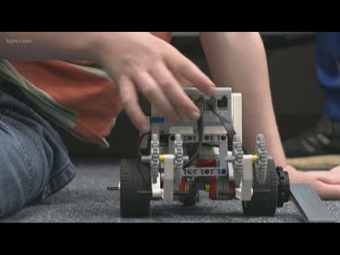 Summer camp has kids coding robots