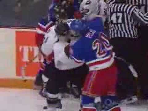 Matt Pepe vs. Patrick Moran, February 24, 2007 - Kitchener Rangers vs ...