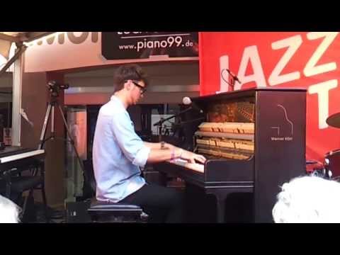 Luca Sestak - On the Sunny Side of the Street (HD)