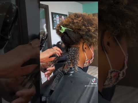 Best curly hair products -Xtra Curls defining gel