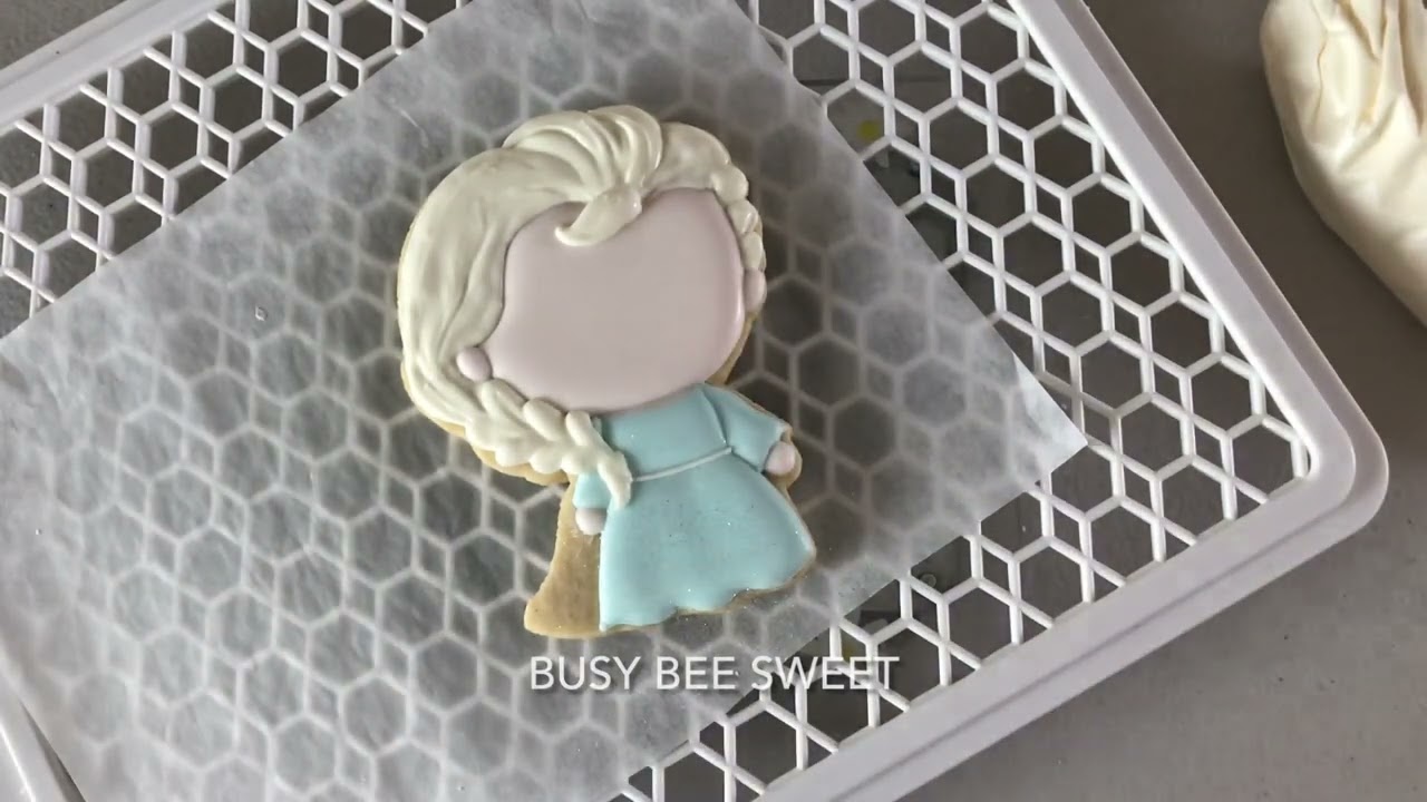 Decorate princess cookie with me!