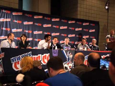 Unicron.com @ NYCC: Transformers Robots in Disguise Cast 1