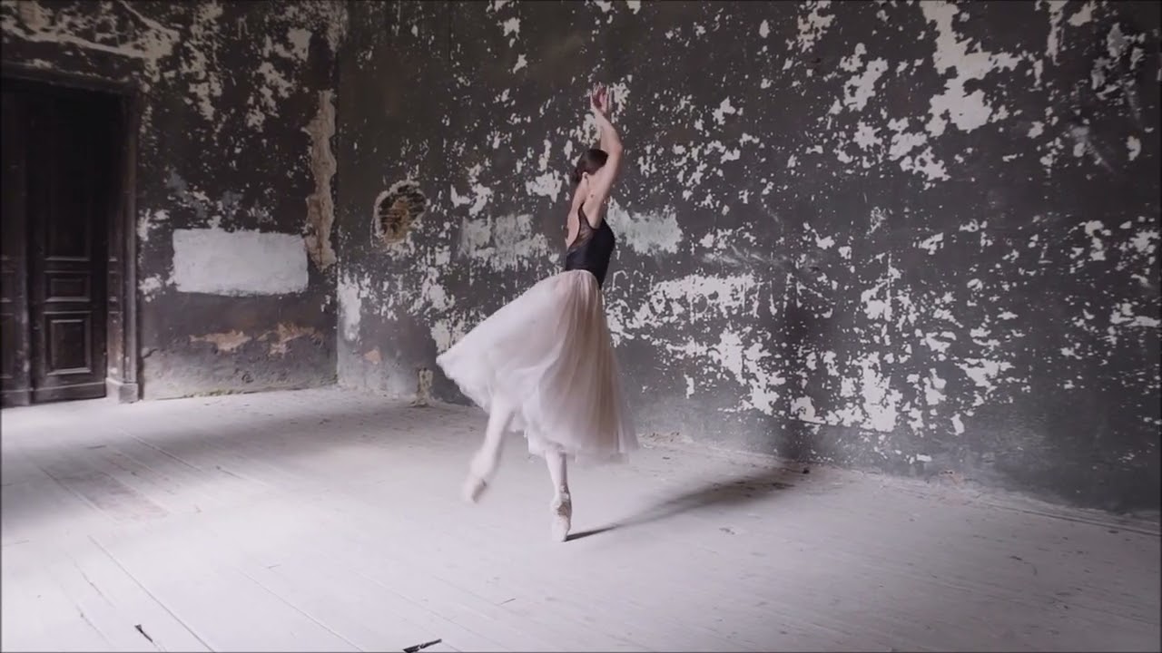 Relaxing Lullaby + Dancing Ballerina
