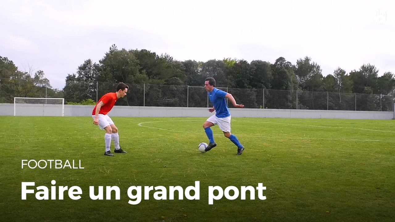 Comment dribbler : technique du grand pont - Apprendre à jouer au foot ...