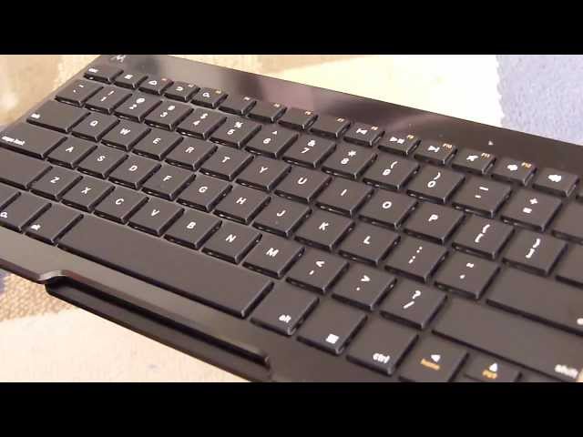 Motorola Wireless Keyboard with Trackpad hands-on - PhoneArena