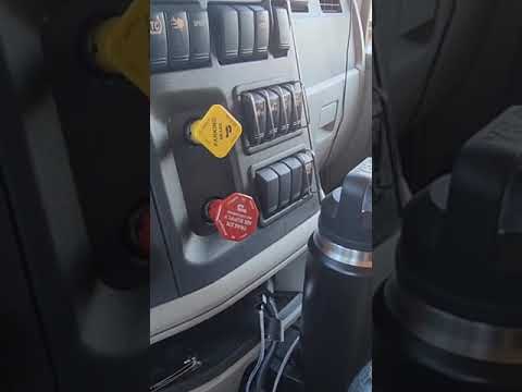How to adjust your automatic slack adjusters 😂 #trucking #semi #18wheeler #truck