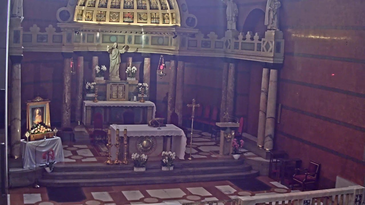 Sacred Heart Basilica High Altar - Live Webcam | GeoWebcams