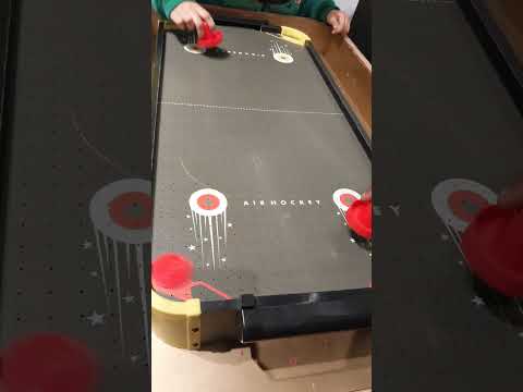 how to play air hockey
