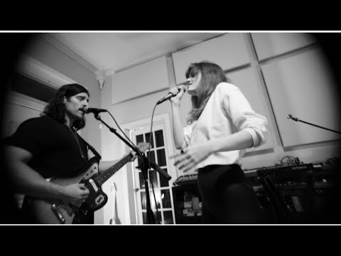 Jane Leo gaat samenwerking aan met M.A.R.S. Label Group en komt met ...