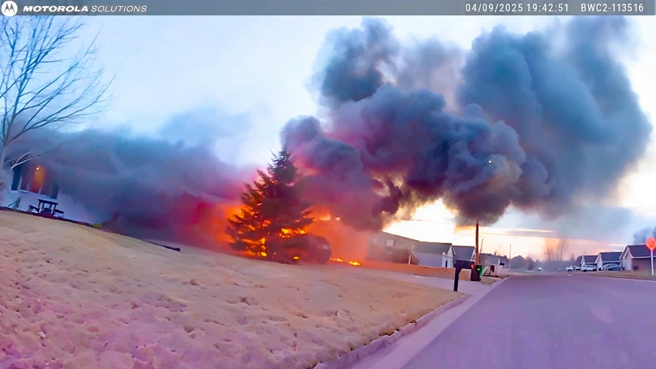 Cop Finds Family Trapped in House Fire