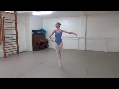 pointe work diagonale piqué turns
