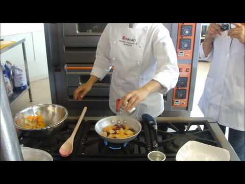 Tutorial Como flambear o flamear frutas | Sabores de Bolivia