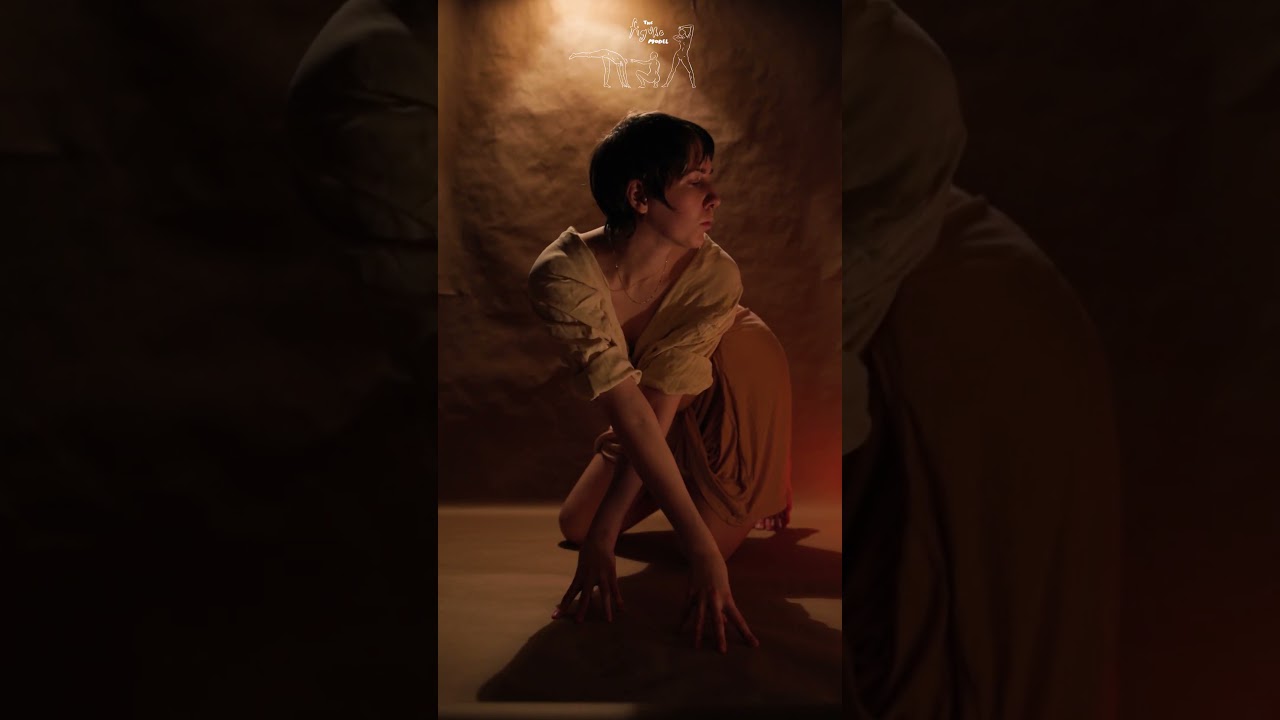 Daily Figure Drawing Pose 𓀉 |  Figroary 2025