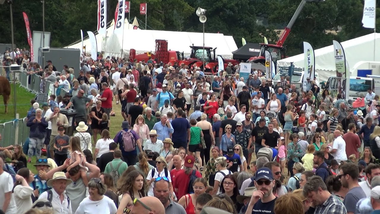 Mid Devon Show promises animals, music and death-defying stunts | Devon ...