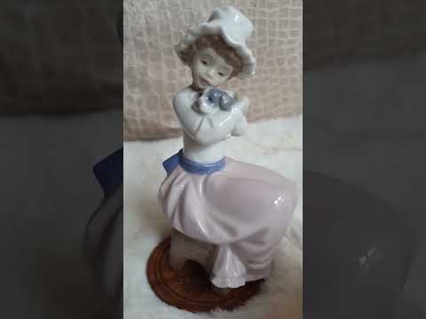 Nao Porcelain by Lladro “A BIG HUG” Girl Hugging a Puppy Dog c1980's Vintage Statue Excellent