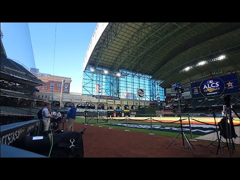 Time-lapse video of Minute Maid Park's roof closing