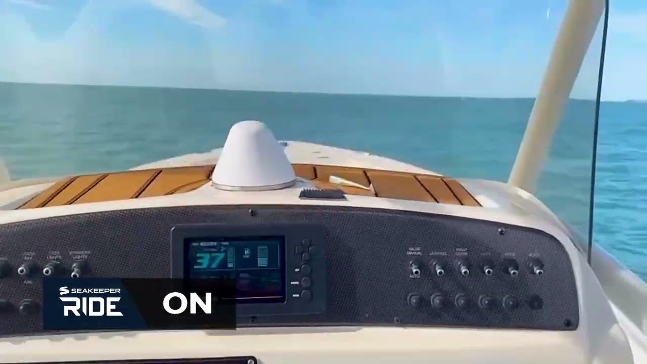 Pioneer 220 Bay Sport | Seakeeper Ride On/Off Comparison