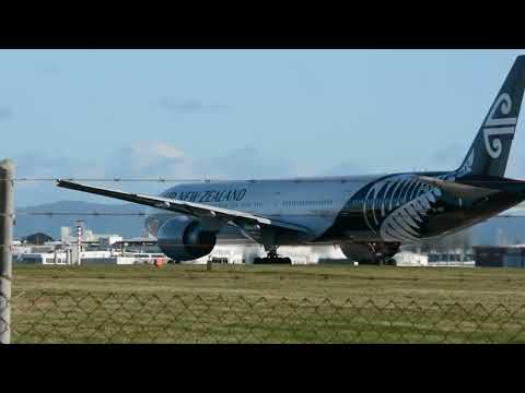 2015 07 10 - Air New Zealand Boeing 777-319ER taxis to take off