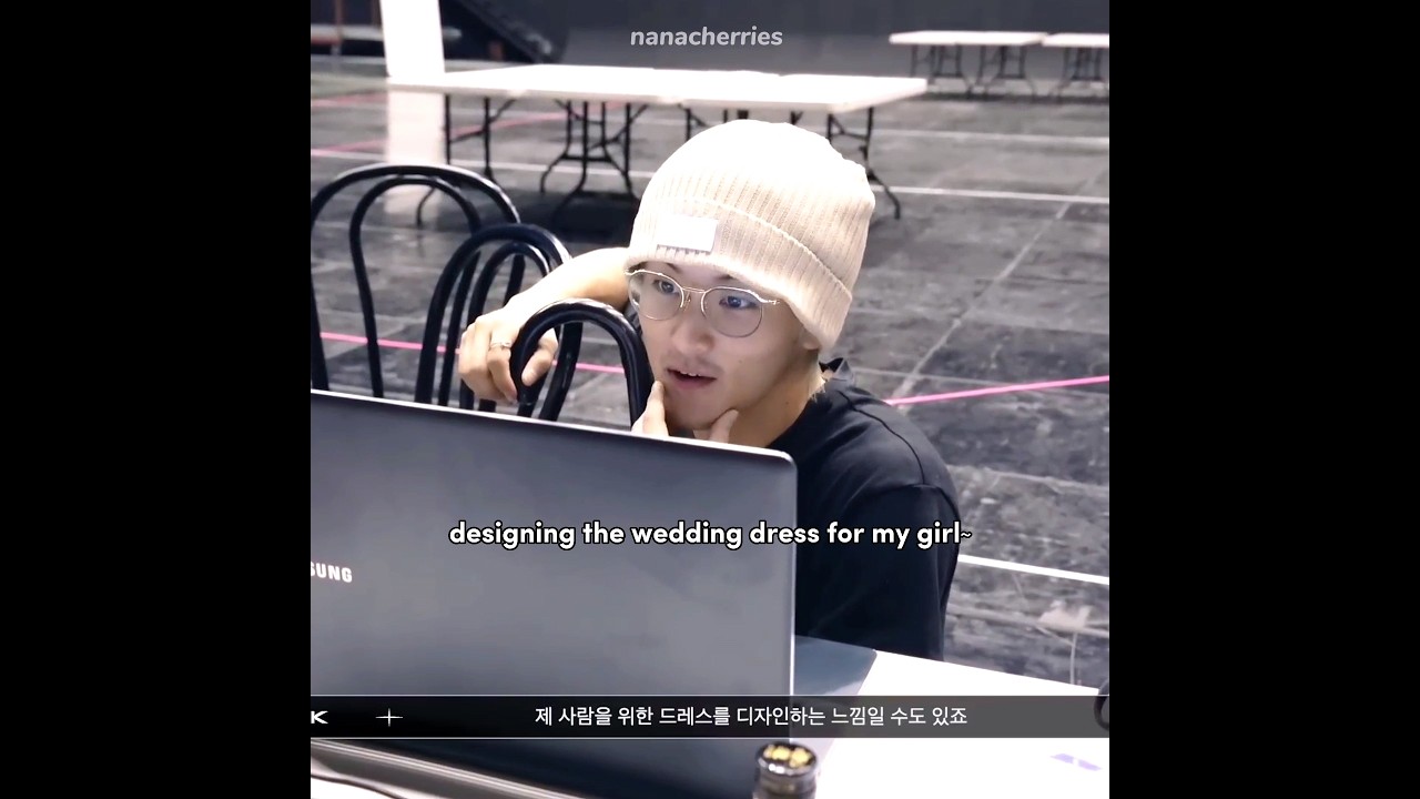 Mark wants to design his girlfriend wedding dress 😭 #nct #mark #shorts