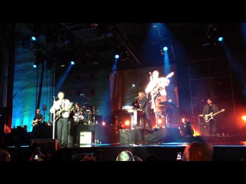Bon Jovi - Wanted Dead or Alive @ Paramount Studios Backlot, Los Angeles, CA, USA 2012