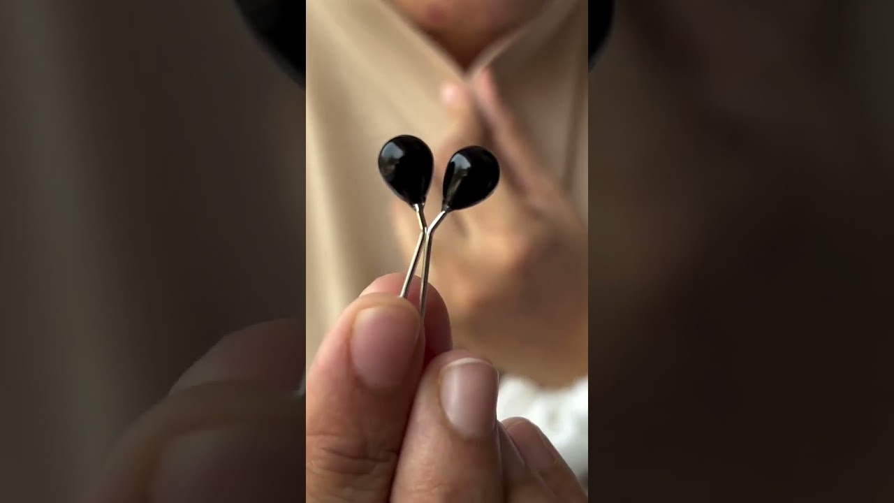how to use this type of hijab pins🧕#youtubeshorts #hijabtutorial #abaya #meeshofinds #viralvideo