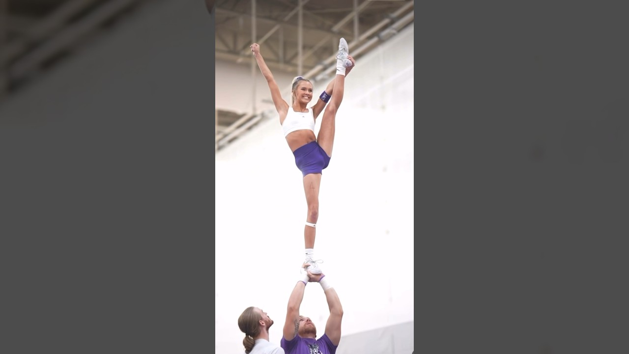 Amazing college cheer stunt! #cheer #flexibility #cheerstunts #cheerleading #cheerleader #college