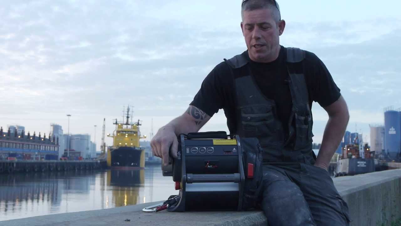 Battery powered ActSafe Ascender used by rope access technicians