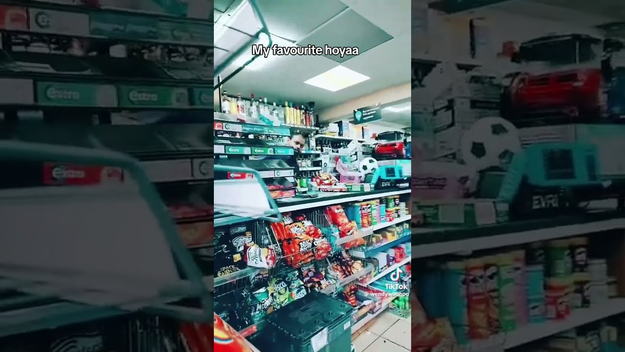 Doing a Hoya in random shop! #hoya #scream #randomshop