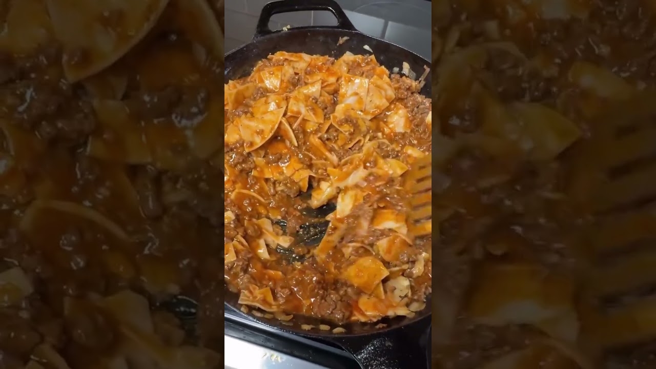 Cheesy Beef Enchilada Skillet is an easy one pan dinner you can make with 1lb of ground beef! INGRED