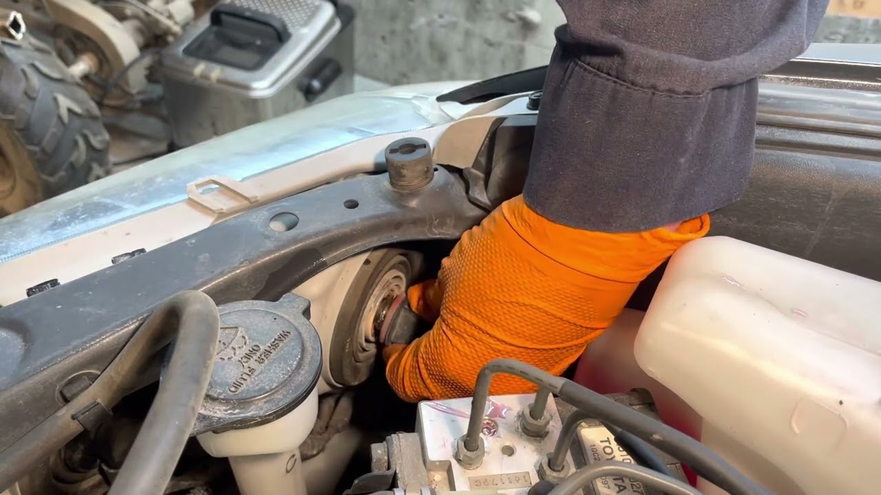 2007-2011 Toyota Camry Low Beam Headlight Bulb Replacement Instructions