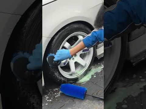 With the right products it is much easier and faster to clean your car's wheels @VonixxBrasil