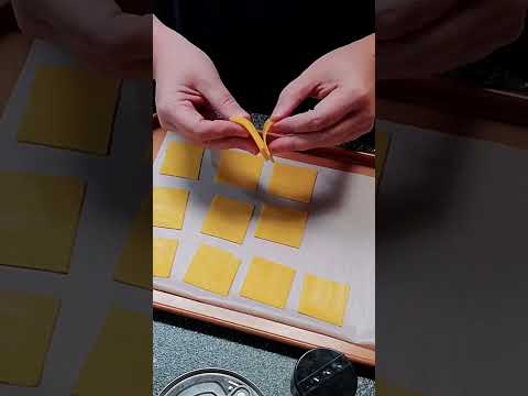 SECRET to CRISPY keto CHEESE CRACKERS is ... 🥤