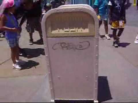 Talking trash can