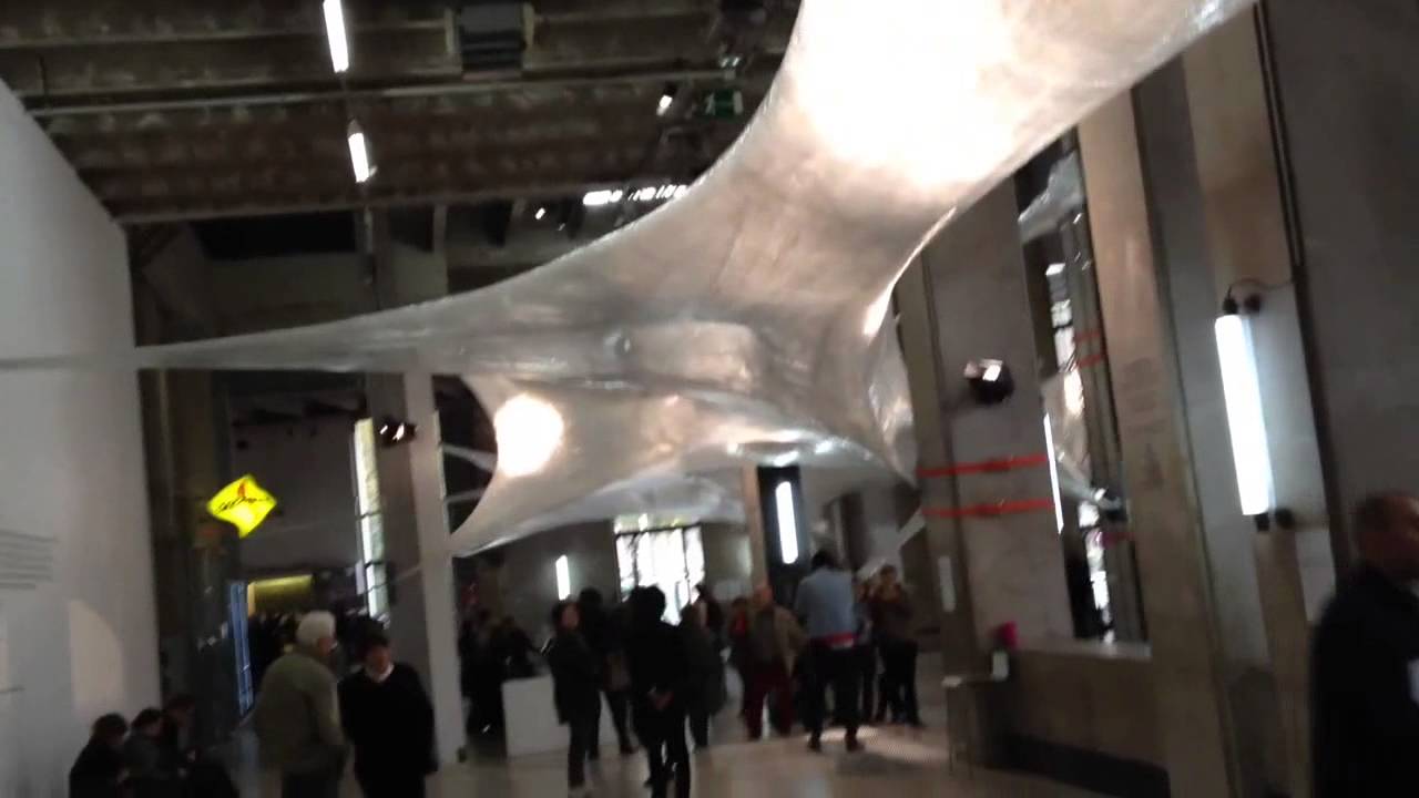 Numen/For Use - percorso sospeso in Scotch sopra il Palais de Tokyo di Parigi