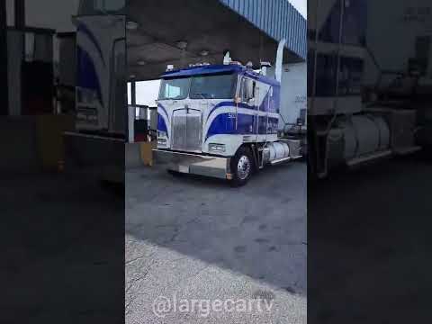 Custom classic K100 Kenworth cabover in Effingham Illinois lookin large 💪🏾💯