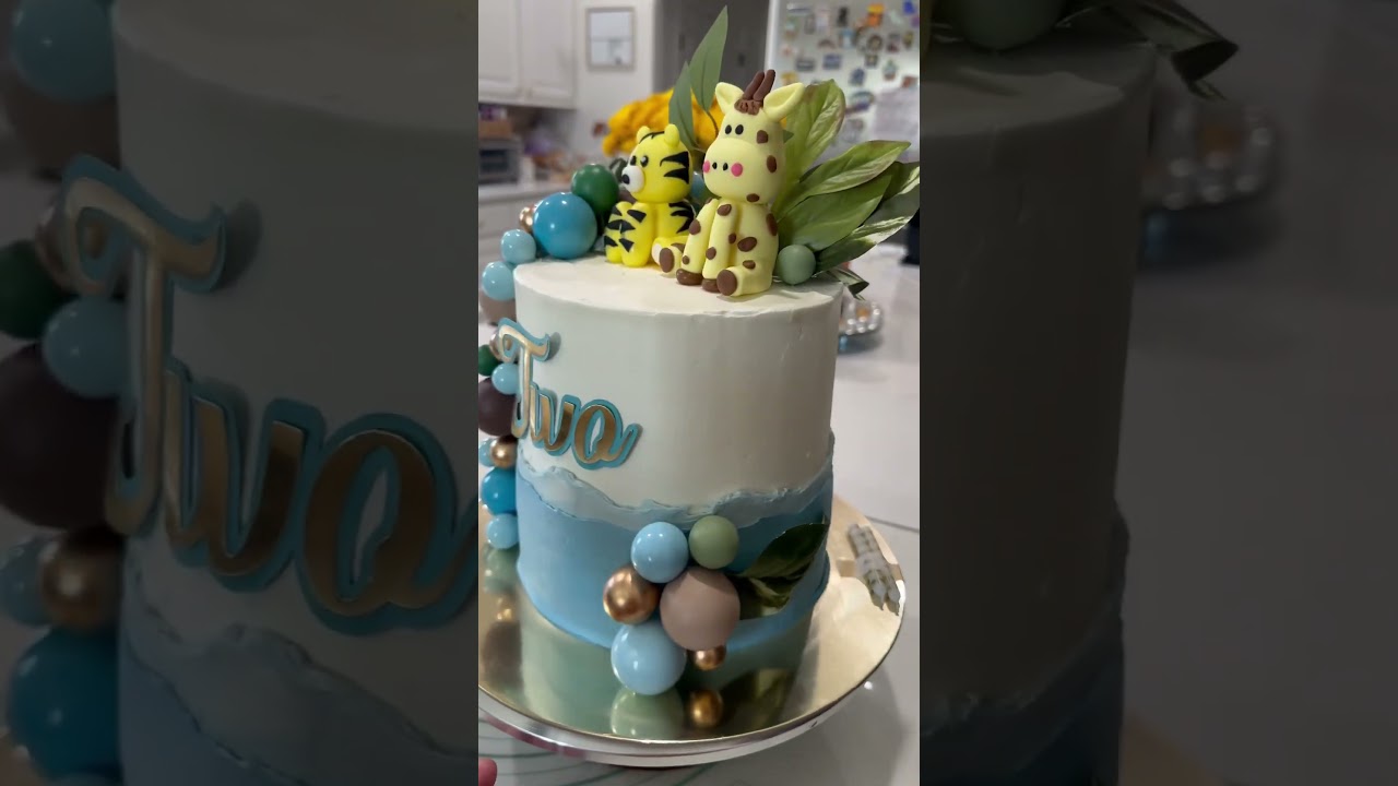 Simple Jungle themed cake