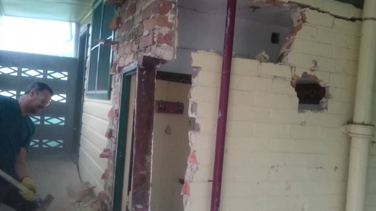 Destroying a brick shithouse!