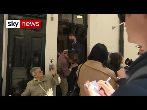 Pub landlord clashes with Labour leader Keir Starmer