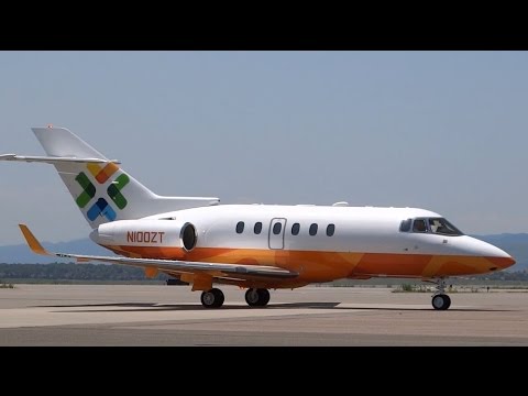 Hawker Beechcraft - Hawker 900XP - Engine Start, Taxi, Takeoff