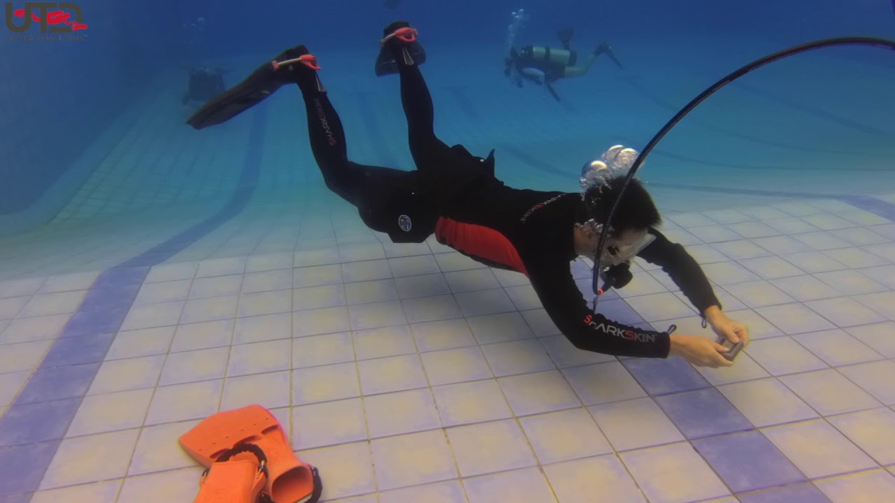 Scuba Diving Skills On the Knees