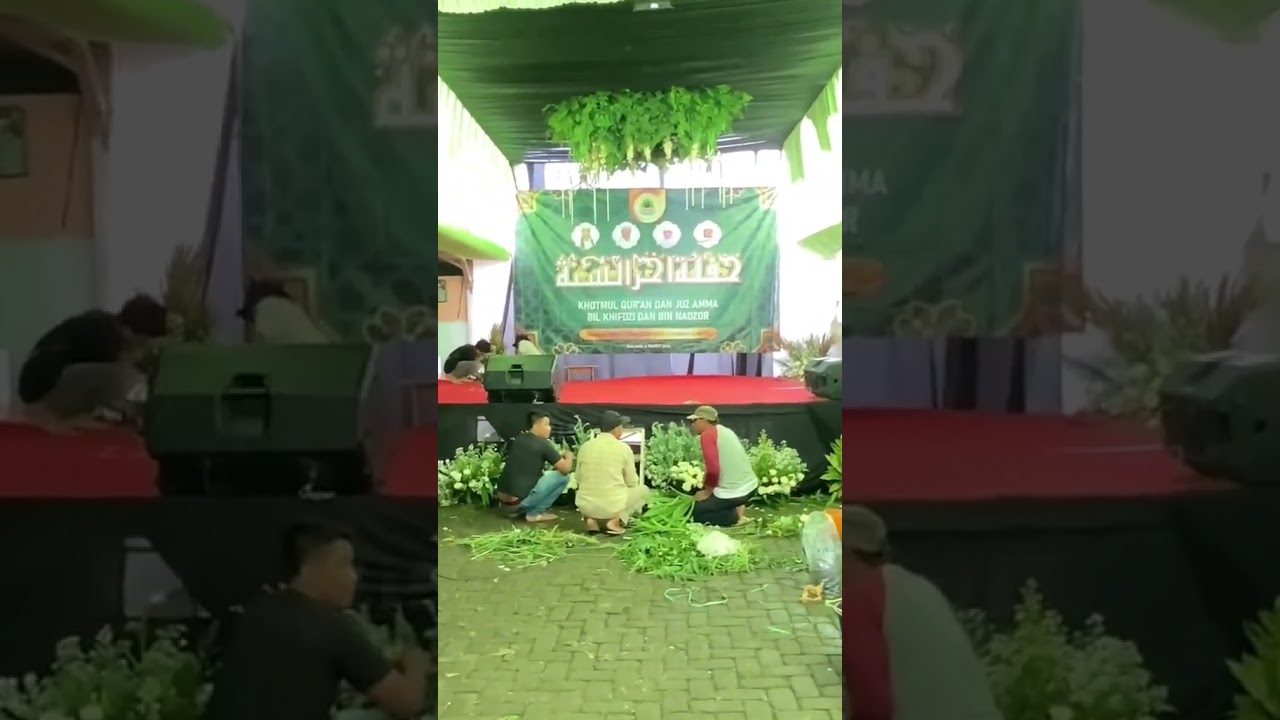Haflah Akhirussanah Santri Pondok Pesantren Nurul Haromain Al-Maliki  .