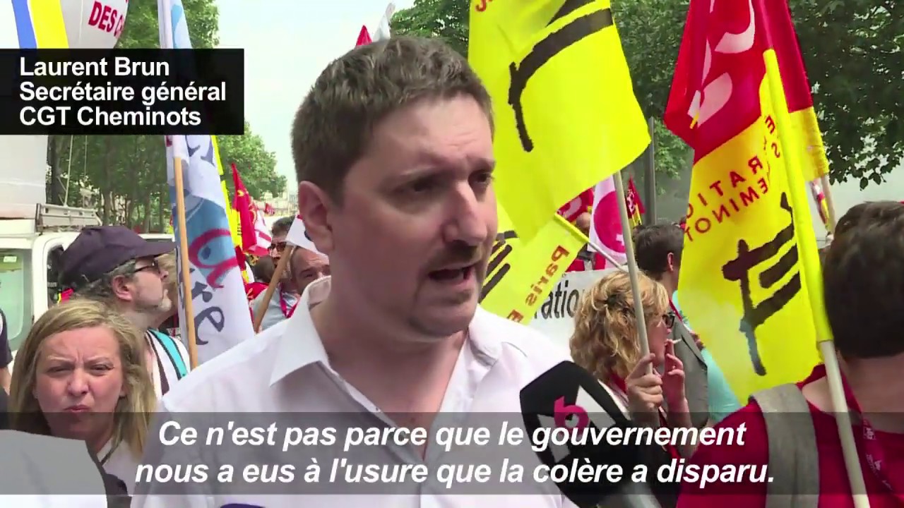A Paris, plusieurs milliers de cheminots dans la rue | AFP News
