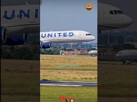 Boeing 757-200 , United Airlines , Landing @airportlifeiah87 @united @Boeing @LandingMaster