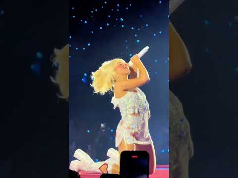 Sabrina Carpenter Got FREAKY..????